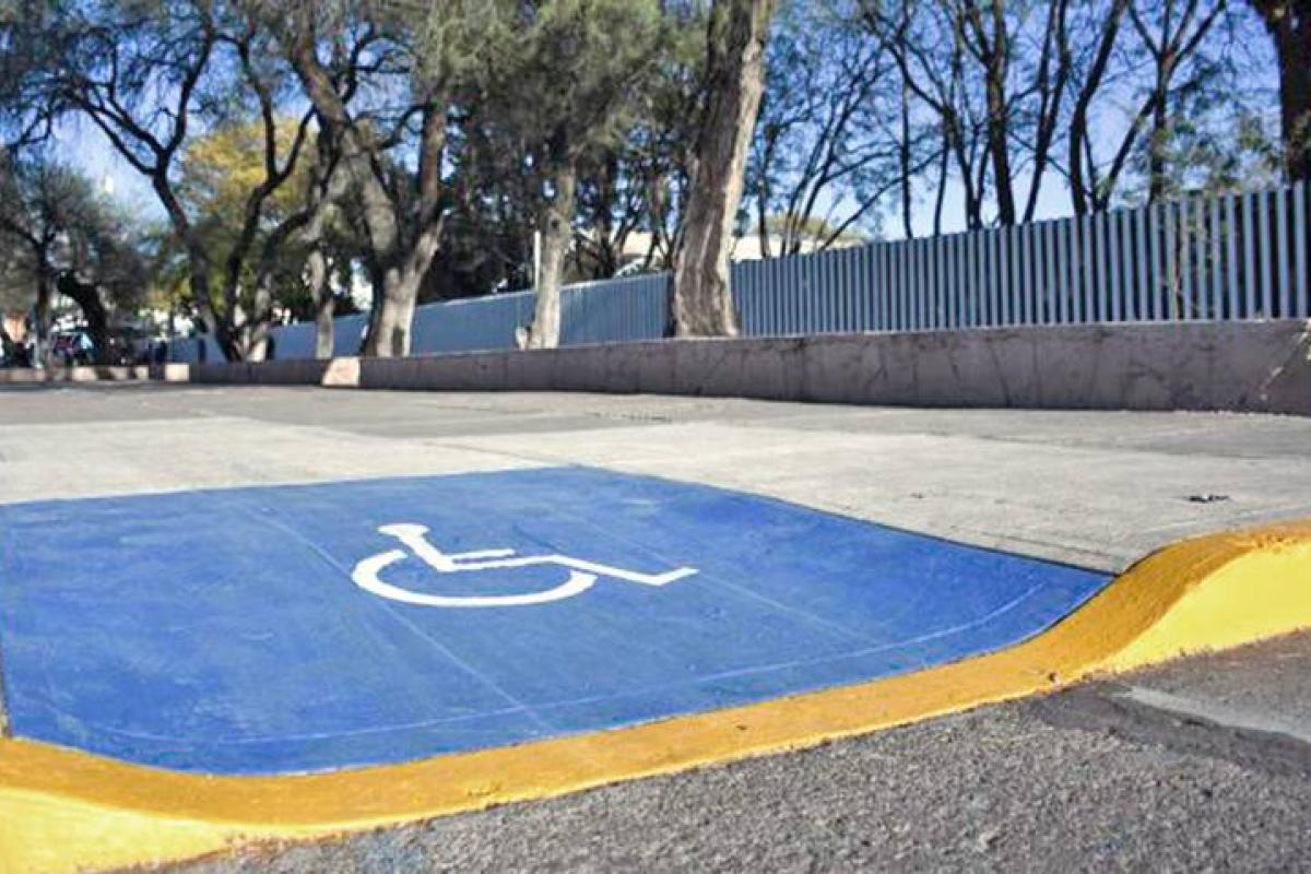 Son incluyentes todas las banquetas nuevas que construye el municipio ...