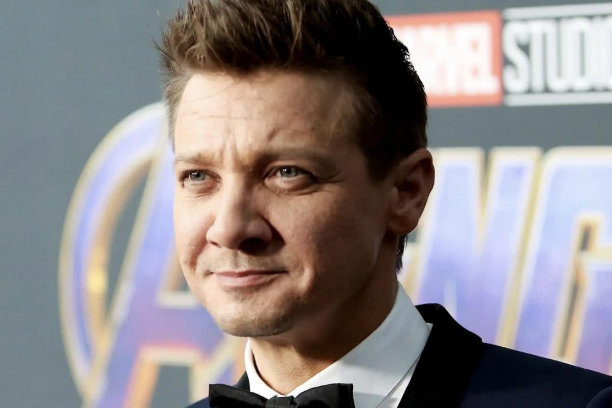 Jeremy Renner en estado crítico tras sufrir un accidente quitando nieve ...