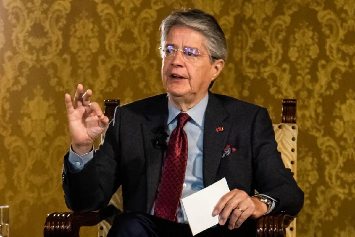 Notifica Parlamento de Ecuador a Guillermo Lasso sobre su juicio ... Notifica Parlamento de Ecuador a Guillermo Lasso sobre su juicio ...