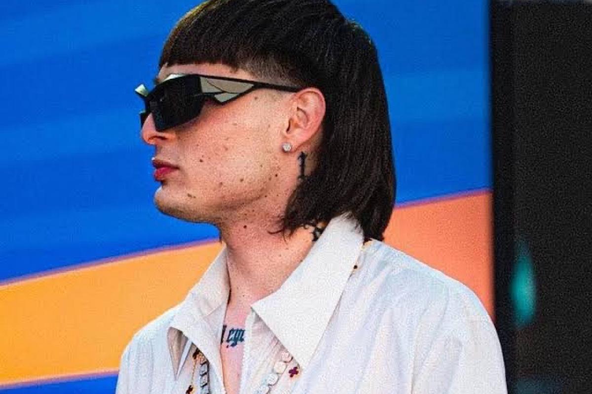 Peso Pluma revela la historia detrás de su famoso corte de cabello | BI ...