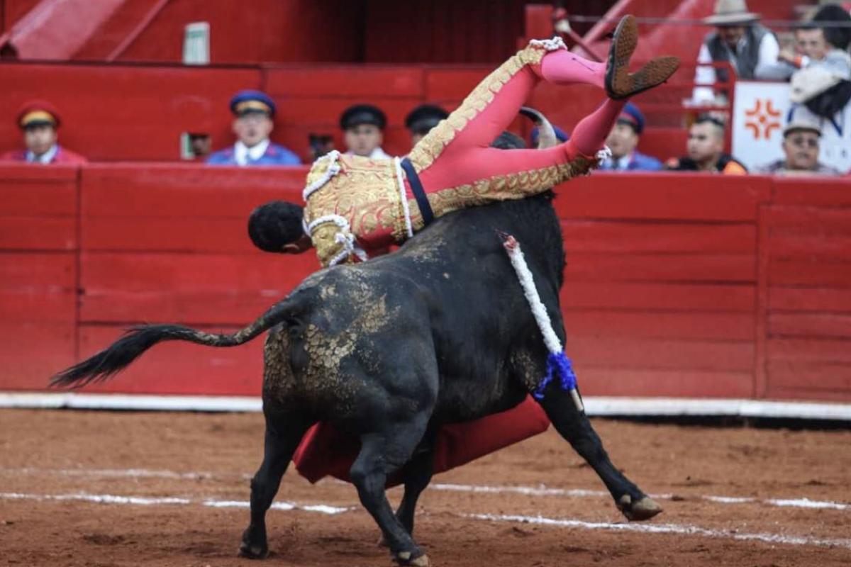El torero aguascalentense Héctor Gutiérrez es corneado en la Plaza ...