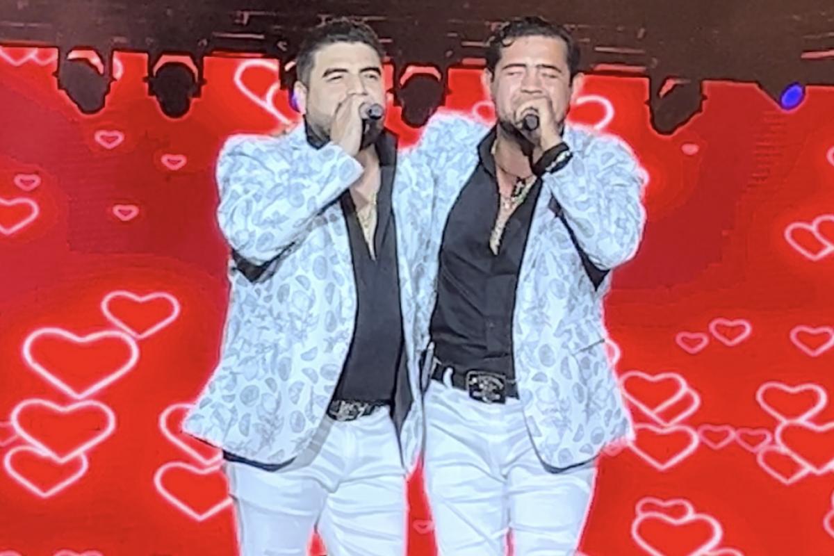 [VIDEOS] La Original Banda el Limón presentó sus éxitos en el Foro de ...