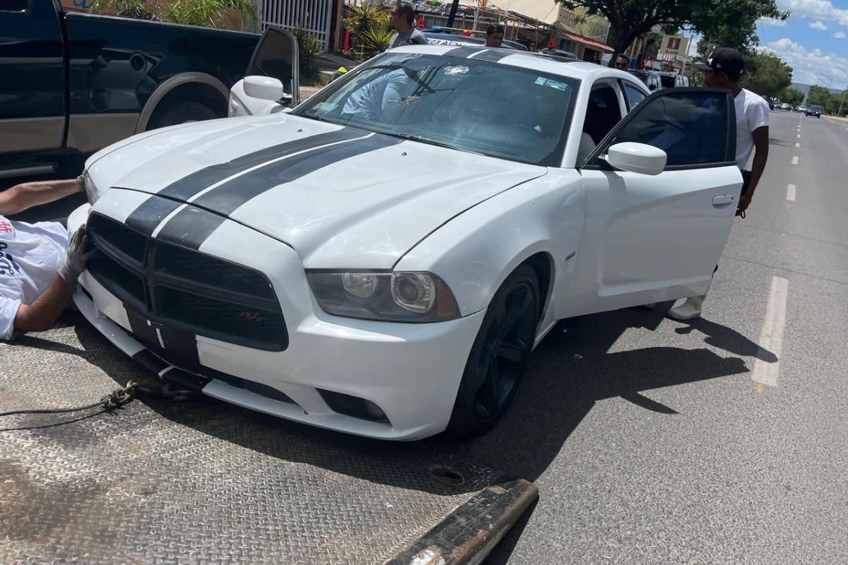 Paseaba en su ostentoso auto, pero tenía carpeta abierta por fraude ...